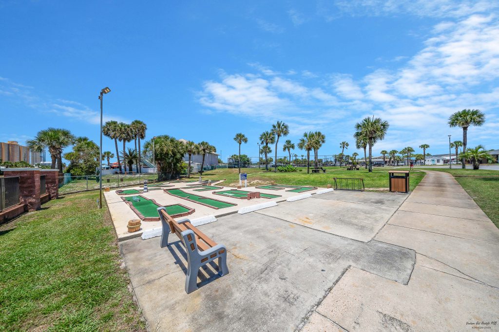 Putt-Putt Golf | Venture Out Rentals PCB